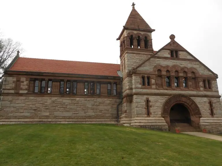 15 Castles in Massachusetts That Will Blow Your Mind